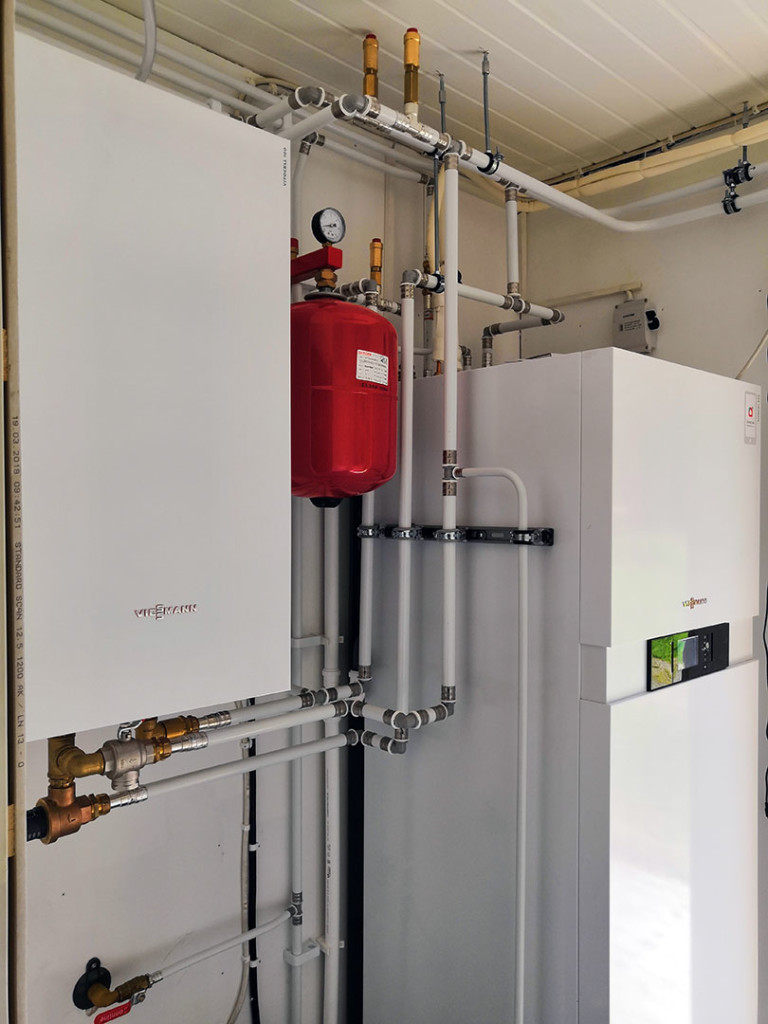 Viessmann Vitocal 222-S ilma-vesilämpöpumpun asennus - Leivonmäki